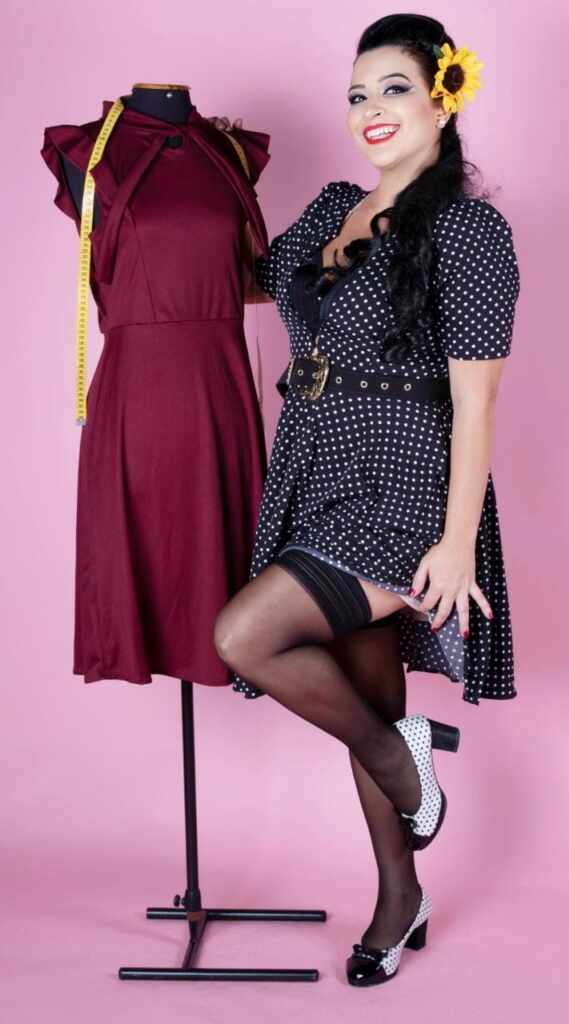 Jordana Donni, Miss Pin-Up do Brasil, faz sucesso com sua marca de moda retrô