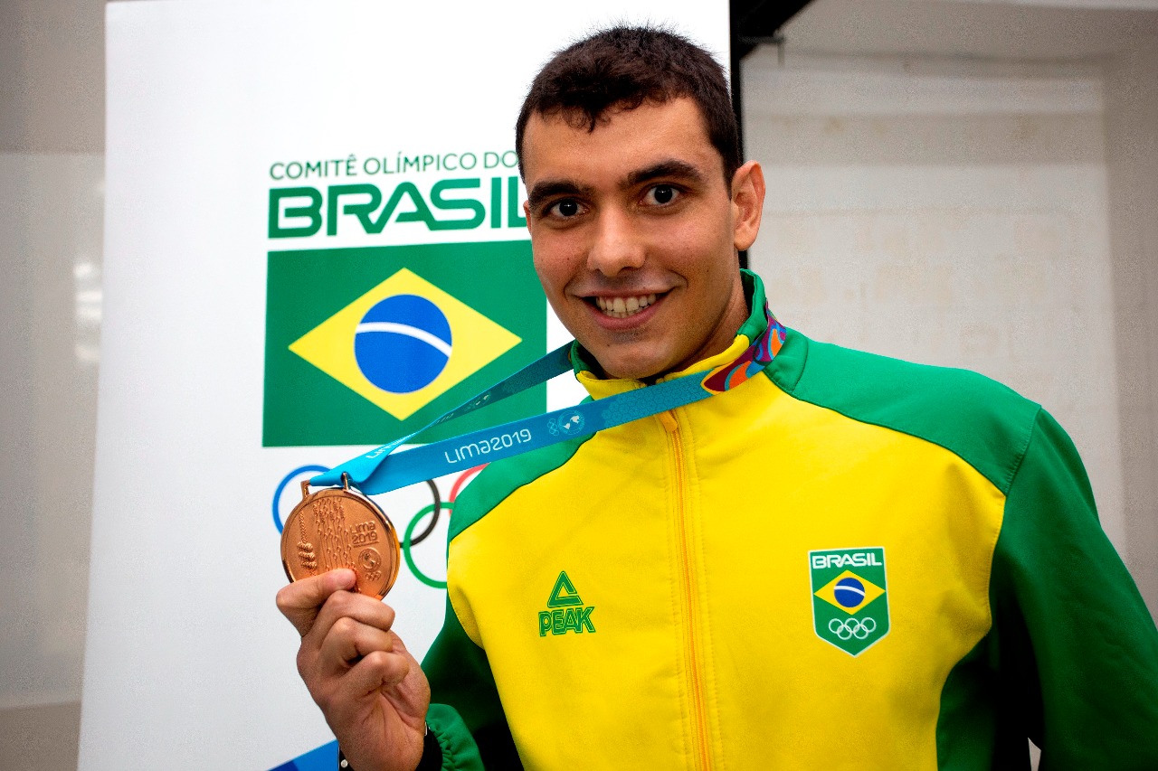 Victor Colonese: O Nadador Campeão das Águas Abertas que Enfrenta ...