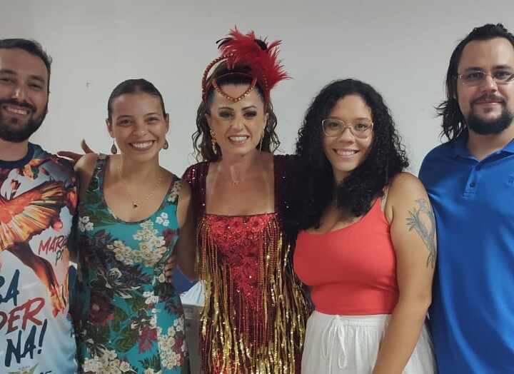 Renovada como musa, Tatiana Breia recebe a família Baderna na feijoada ...