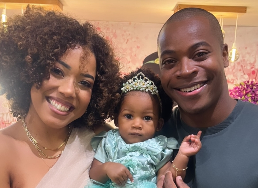 William Nascimento, ator de Spider, comemora aniversário de sua filha com festa animada