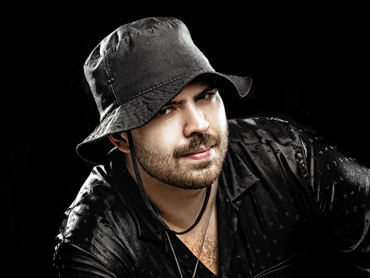 DJ Topo lança faixa inédita em parceria com DJ Yago e MC J Mito