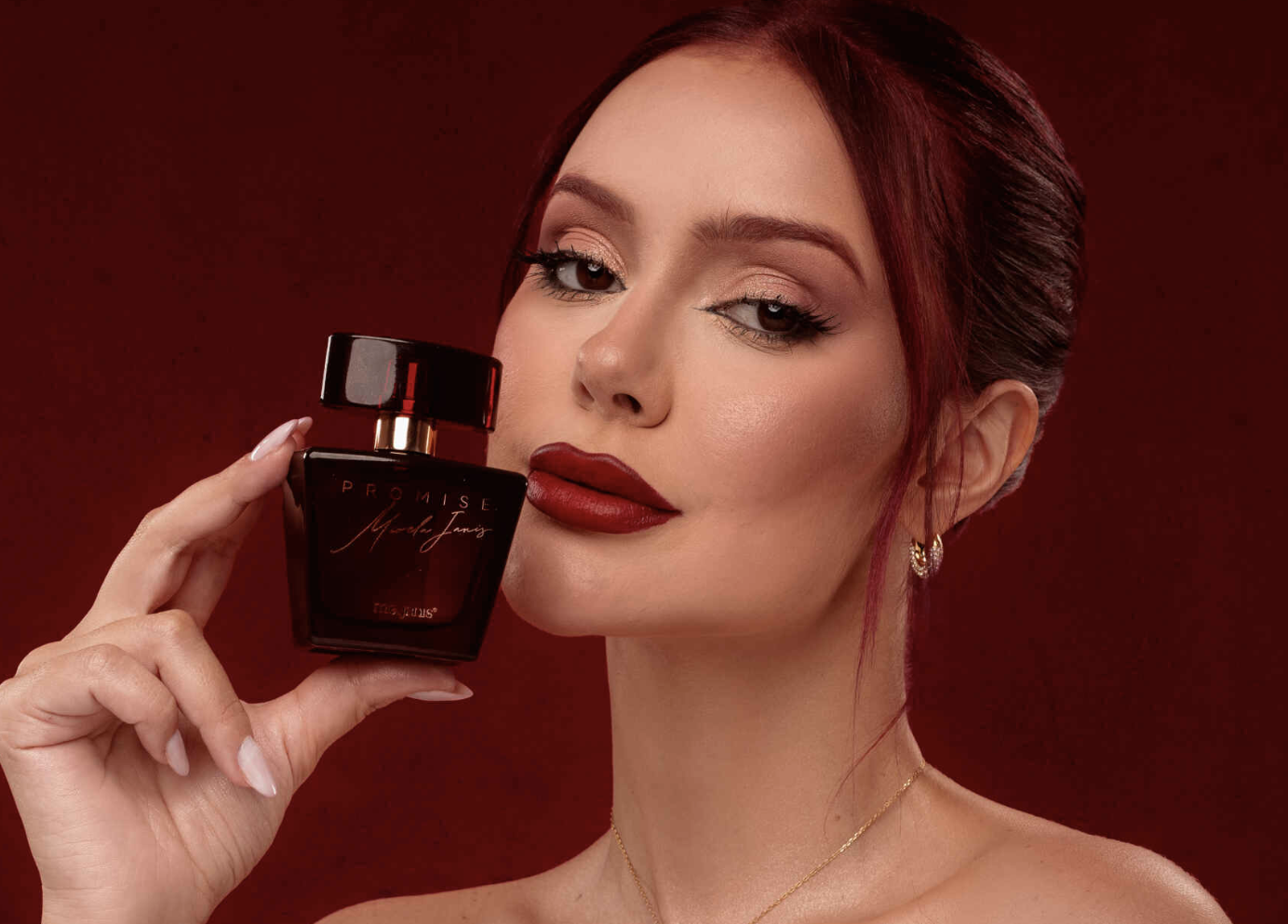 Empresária: Mirela Janis anuncia sua primeira marca de cosméticos