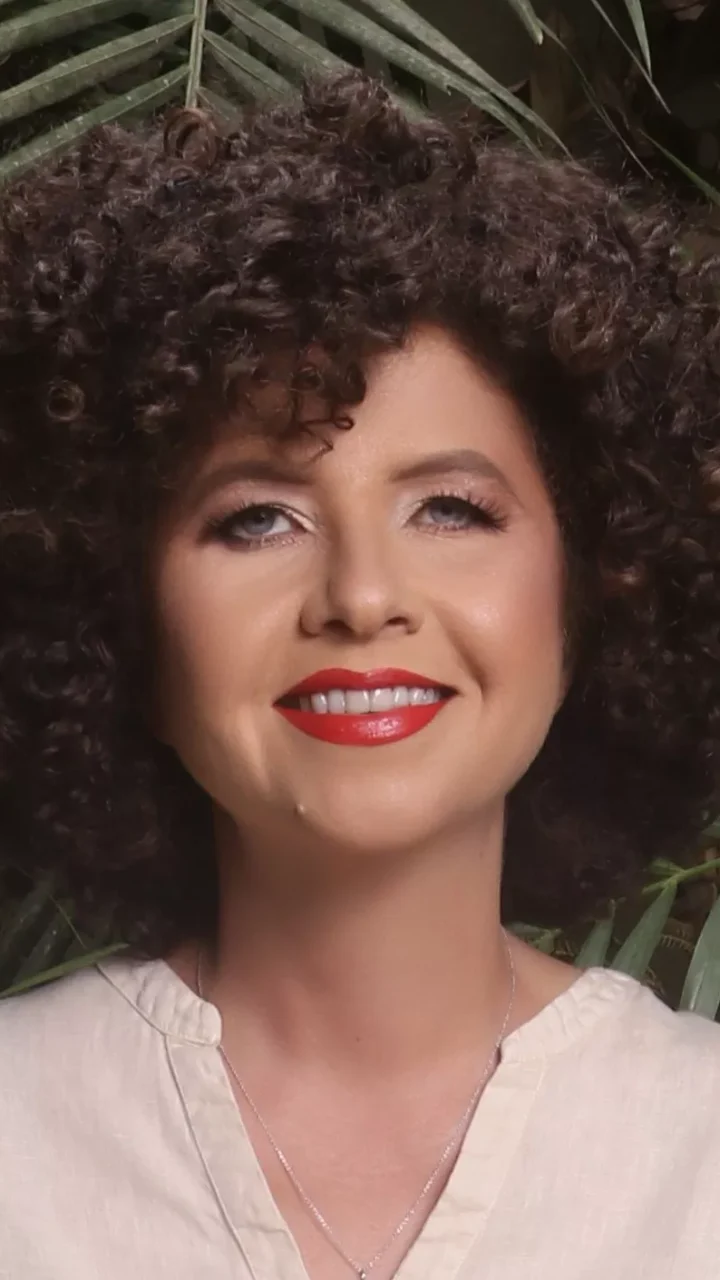 Roberta Campos canta Vander Lee em show beneficente