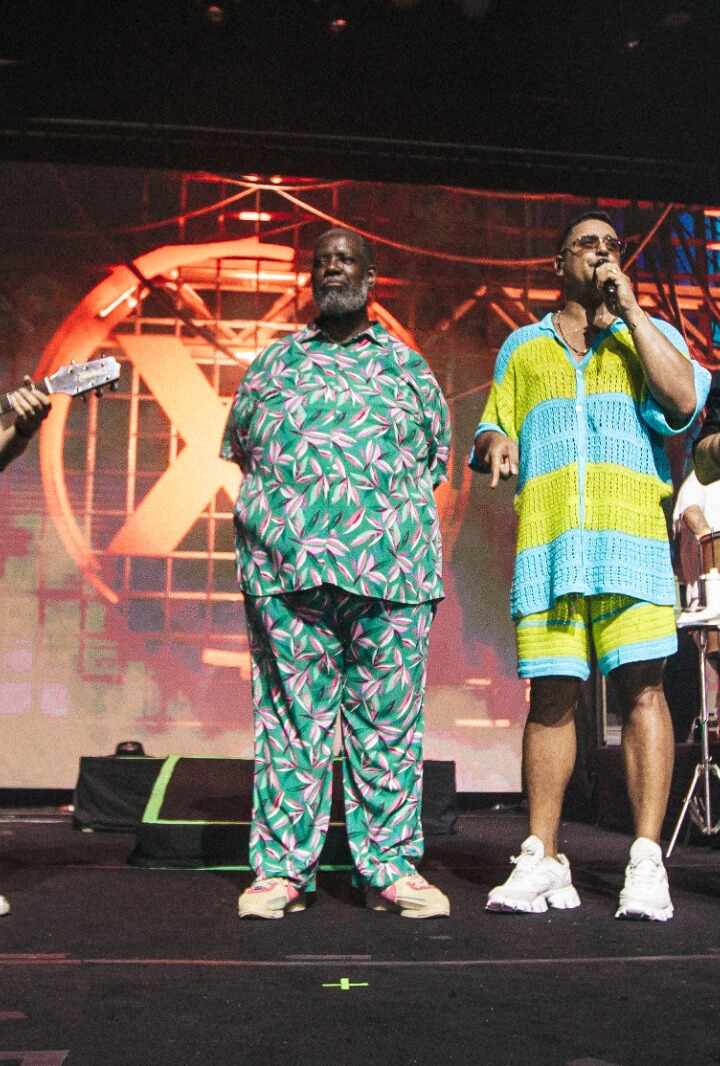 Dupla sertaneja Thiago Silva & Alexandre participaram do show do cantor ...