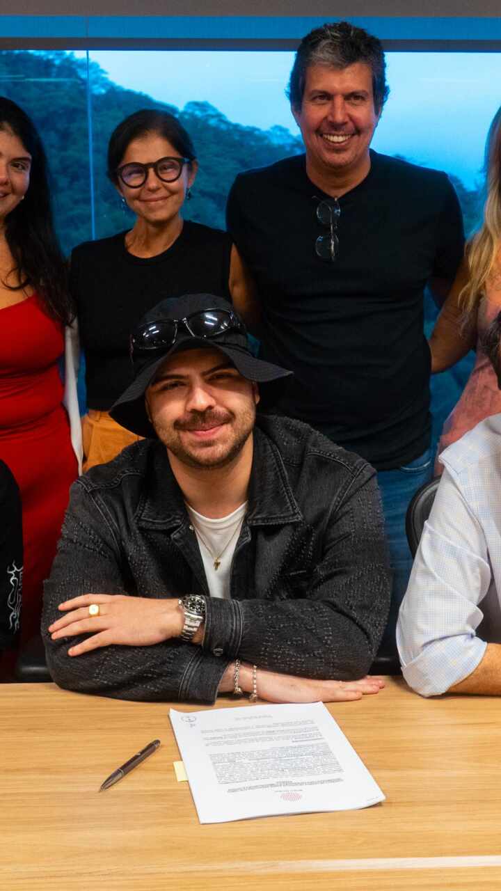 DJ Topo assina contrato com a Sony Music Brasil