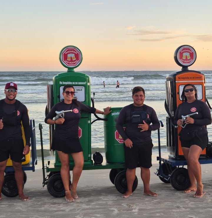 Carrinho de chope em formato de bomba de gasolina vira atração no ...