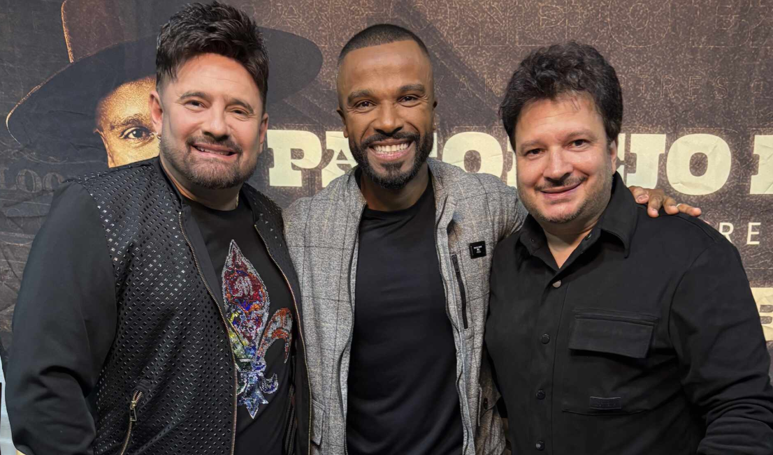 Alexandre Pires convida Luiz Cláudio & Giuliano para palco do Villa Country
