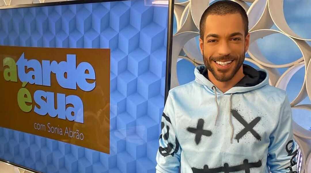 Jan Rios anuncia saída do “A Tarde É Sua” e agradece à equipe e ao ...