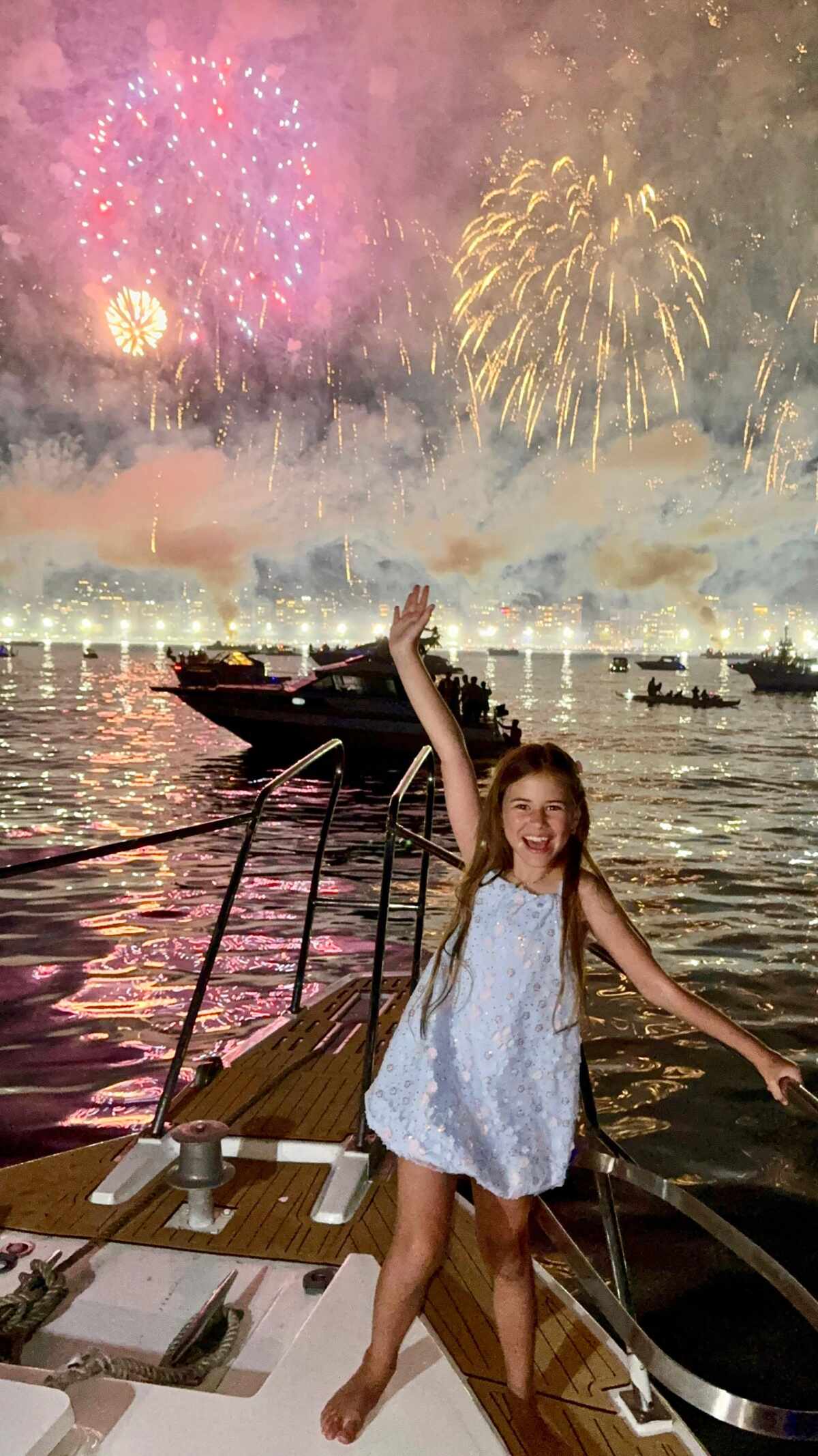 Em alto-mar, Mel Summers comemora a chegada de 2026 com família e ...